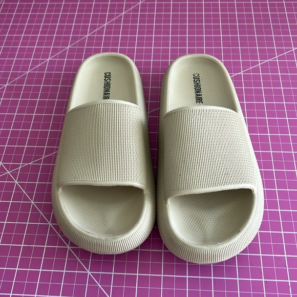 Cushionaire | Shoes | Cushionsire Beige Slides | Poshmark